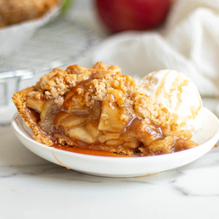 Apple Pie With Graham Cracker Crust - Easy Recipe - Chenée Today