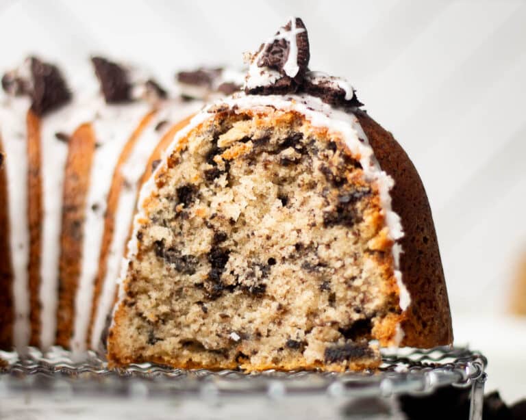 Oreo Pound Cake Recipe (Cookies and Cream Bundt) - Chenée Today